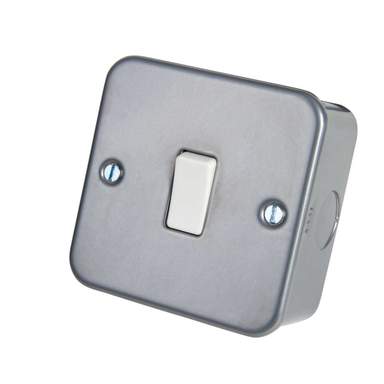 BG 10A 1 Gang 2 Way Light Switch Metal Clad (MC512) | CEF