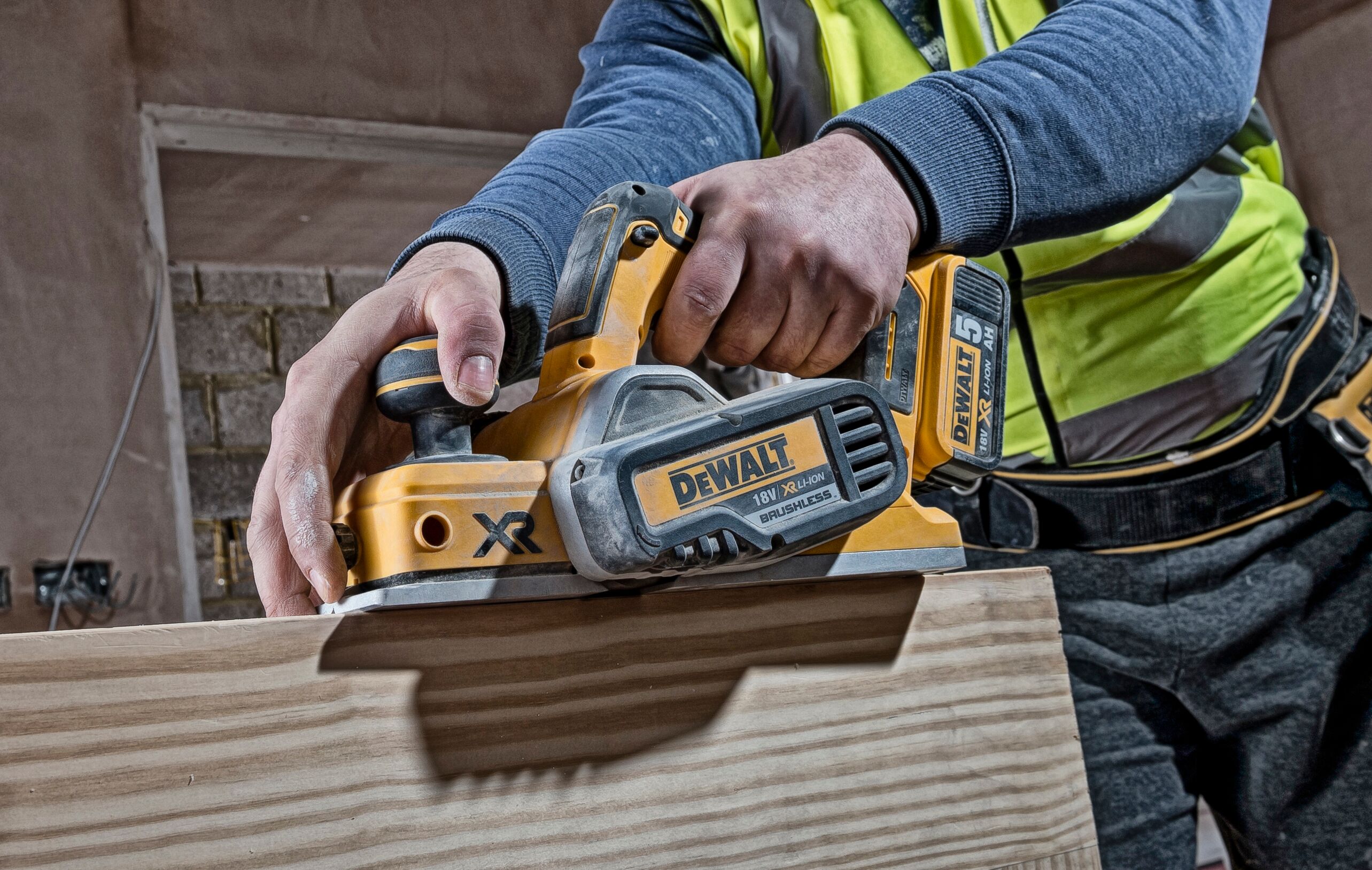 DeWALT DCP580N-XJ 18V XR Brushless Planer (Body Only) (DCP580N-XJ) | CEF