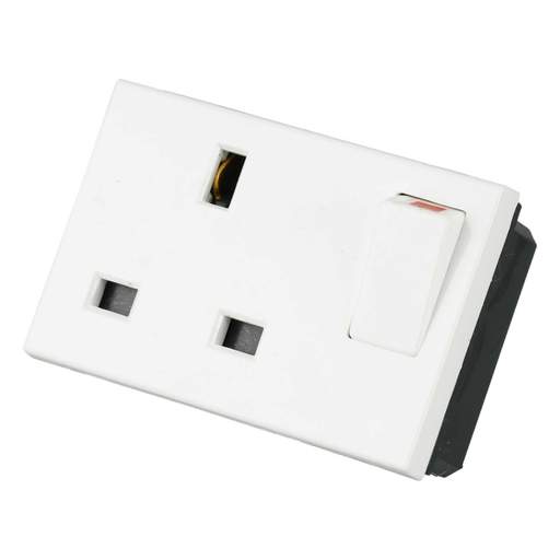 Legrand 13A 1 Gang 2P + E British Standard Switched Socket White ...