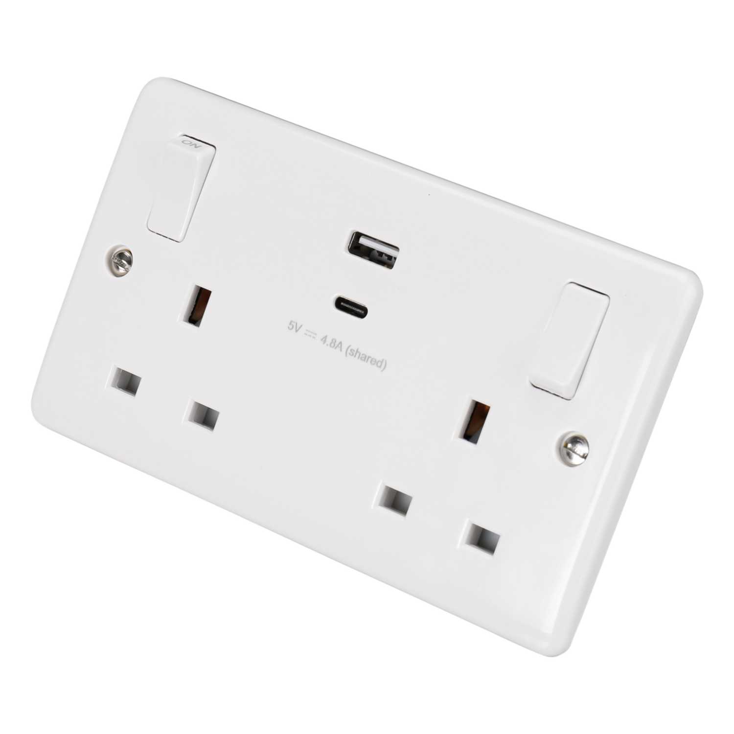 Knightsbridge 13A 2 Gang Switched Socket with Dual USB Outlets and ...