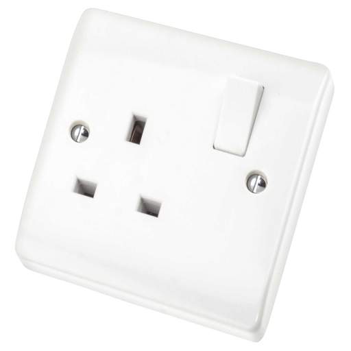 Scolmore Click Curva 13A 1 Gang Switched Socket White (CCA605) | CEF